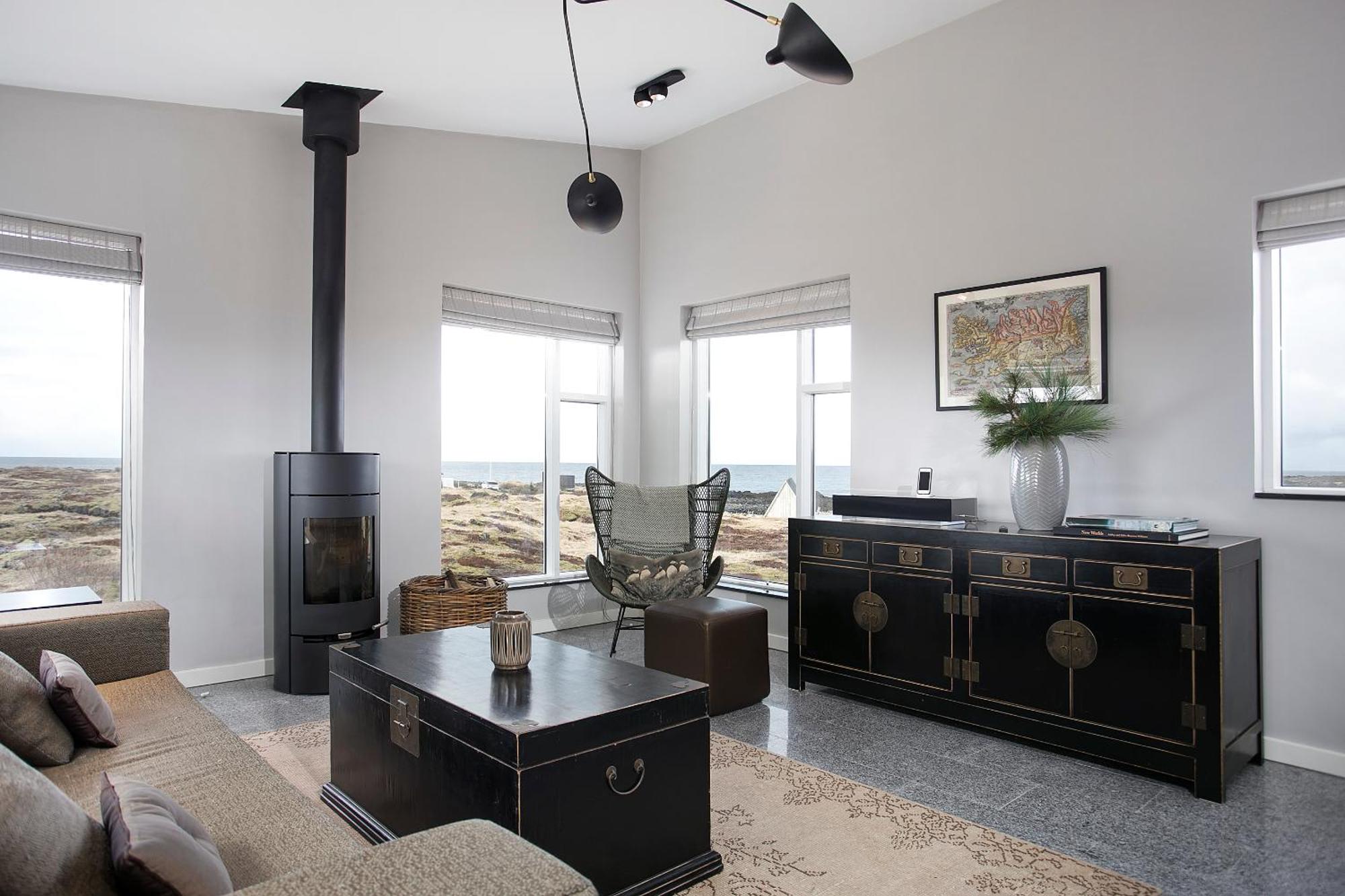 Hvassahraun Cabin vid havet | De bästa priserna 2026 | Guide to Iceland