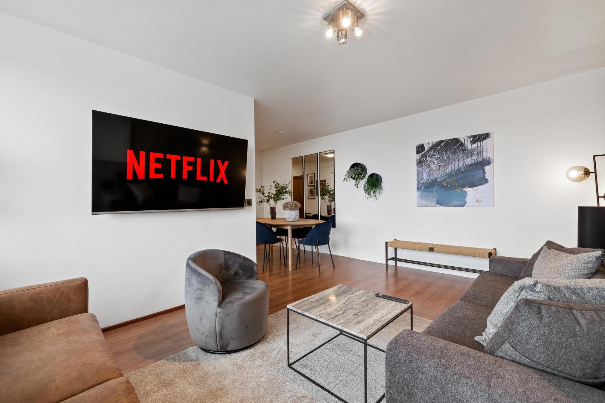 Islands største indkøbscenter 8 minutters gang væk - Gratis parkering ...