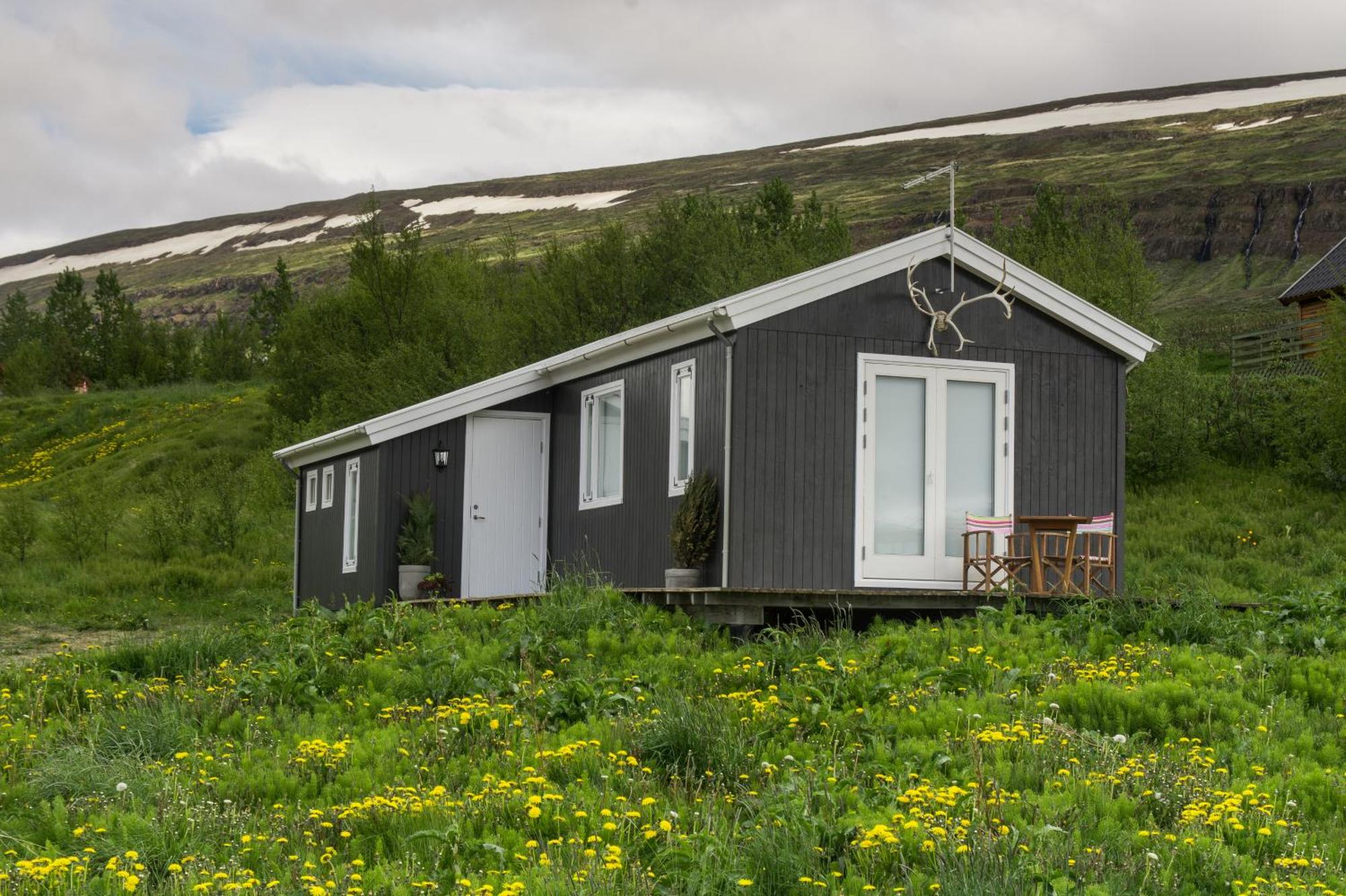 Viking Cottages & Apartments | Best Price 2025 | Guide to Iceland