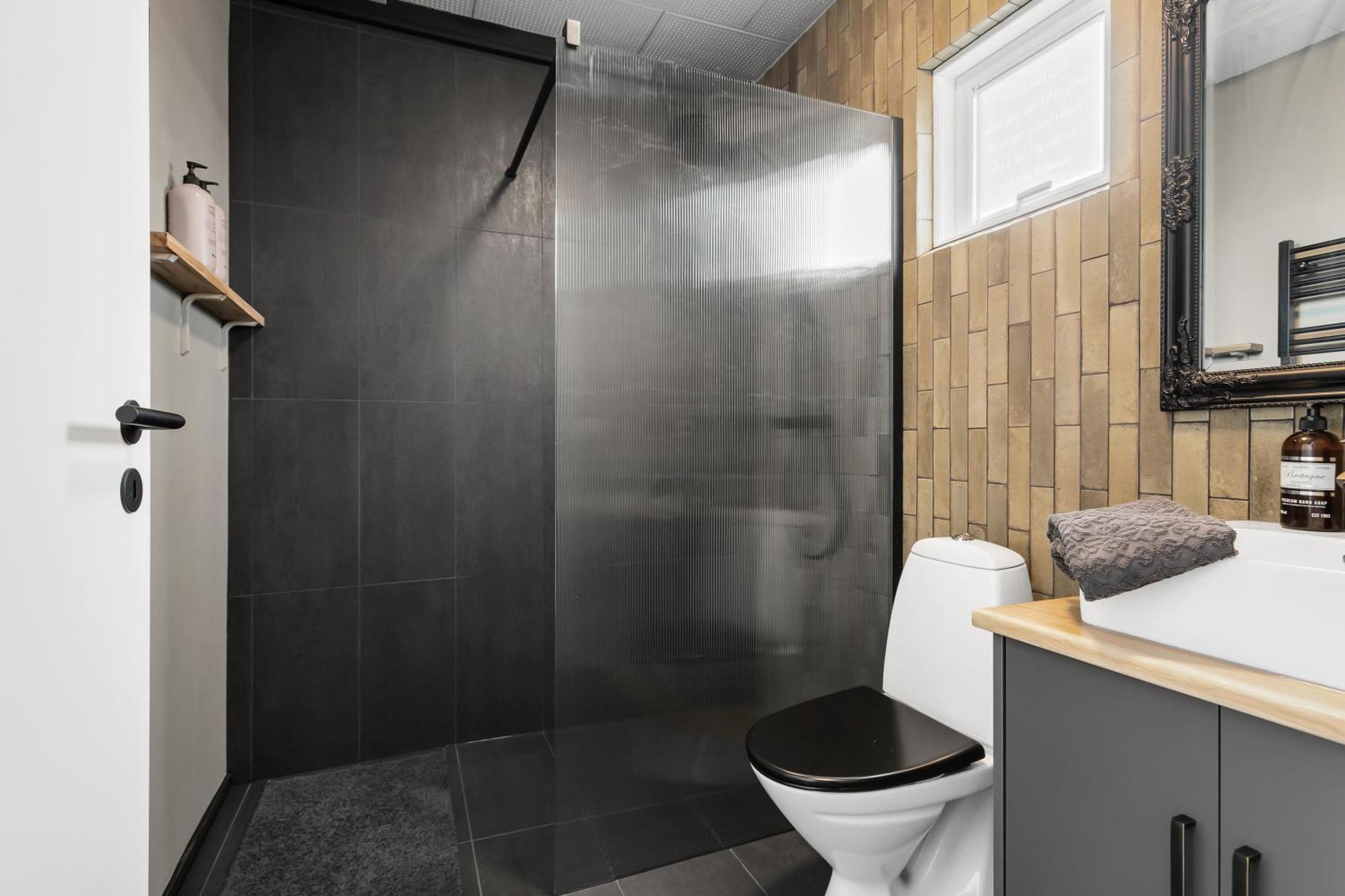 Ocean Break Cabins | Mejores precios 2026 | Guide to Iceland