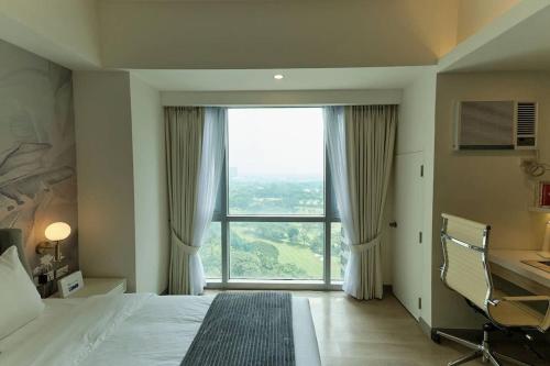 BGC Suite with Golf Course View - Manila, the Philippines | Best Prices ...