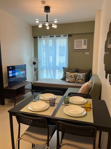The Rochester, Bridgeview Tower - 1BR Apartment - Manila, the ...