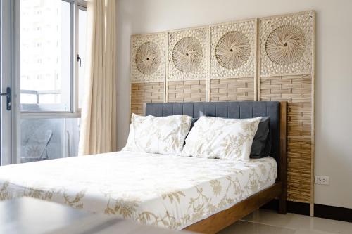 Cubao Manhattan Heights Residential Condo TC10N - Bright Studio with ...